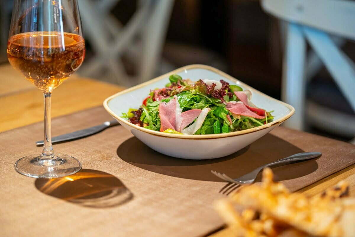 Restaurant – Daimon Social Club